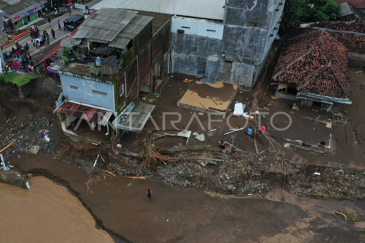 Bencana banjir bandang di Sukabumi | ANTARA Foto