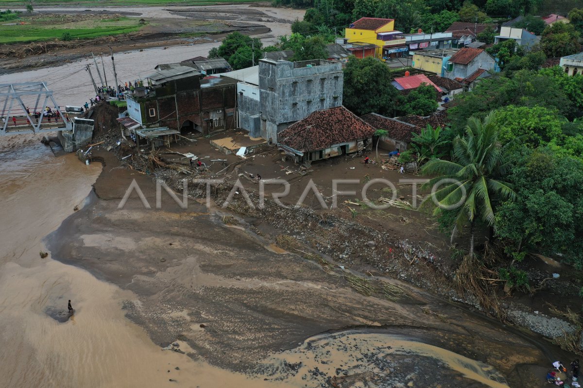 Bencana banjir bandang di Sukabumi | ANTARA Foto