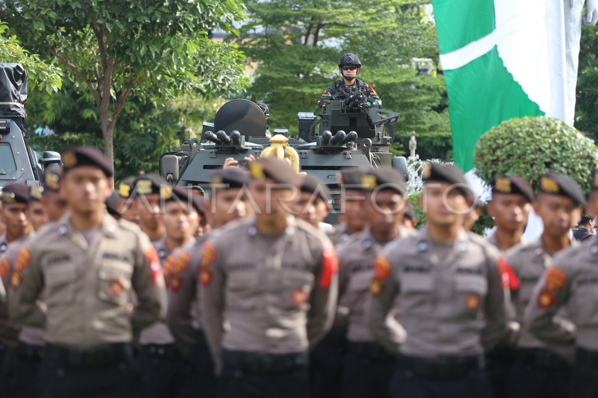 Apel gelar pasukan Operasi Ketupat Semeru 2025 | ANTARA Foto