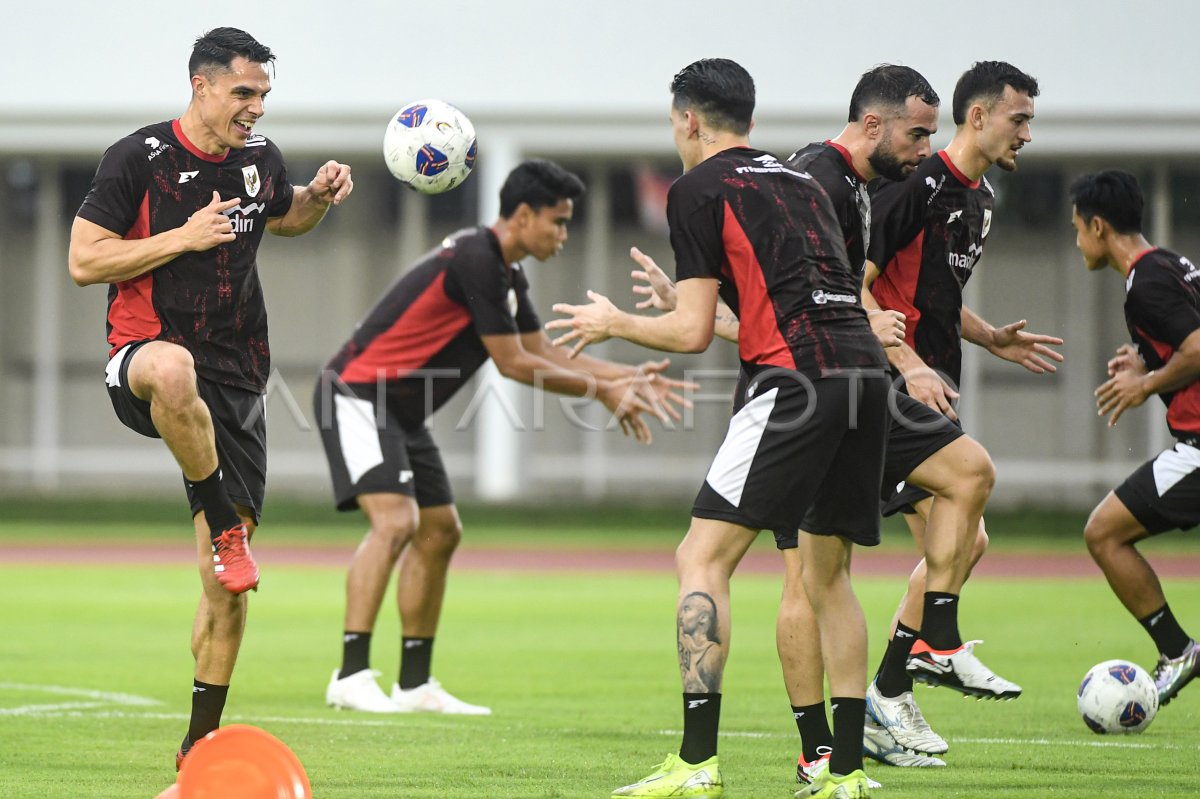 Latihan Timnas Indonesia jelang melawan Bahrain | ANTARA Foto