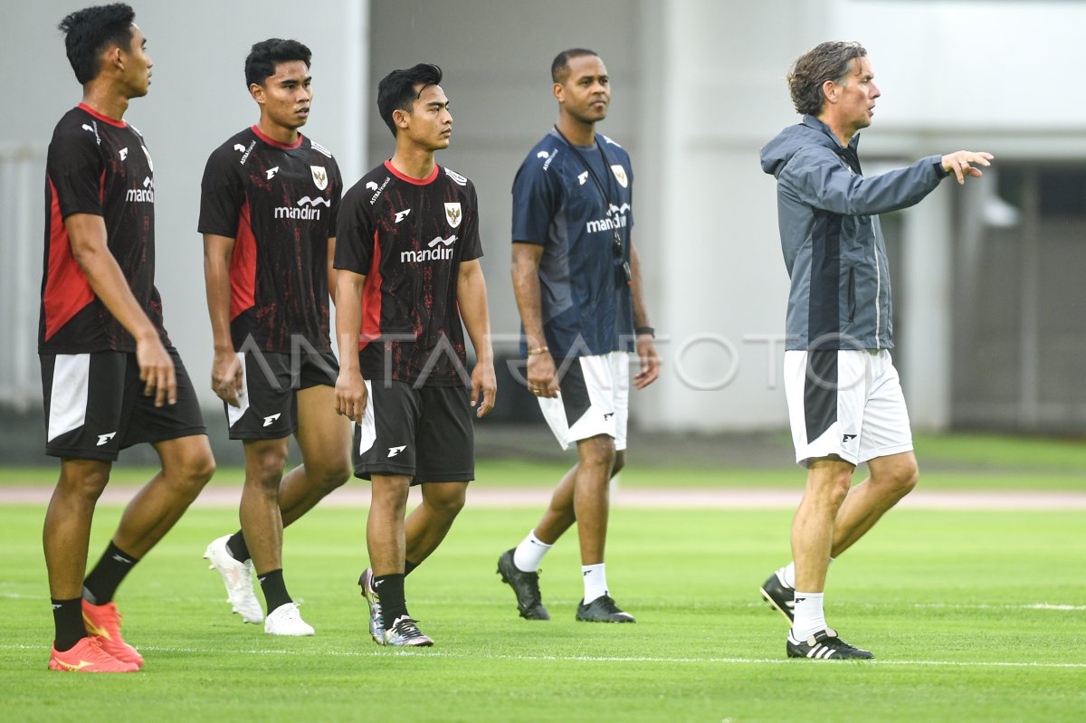 Latihan Timnas Indonesia jelang melawan Bahrain | ANTARA Foto