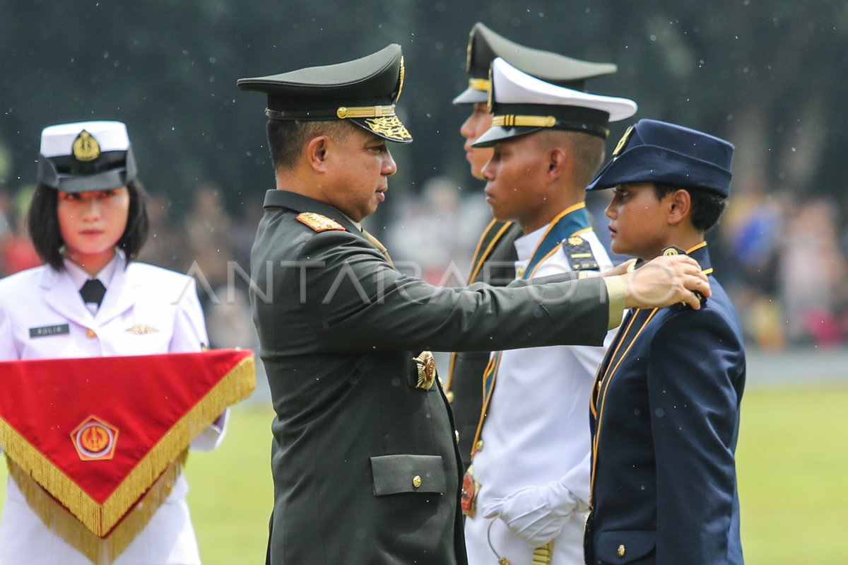 Pelantikan perwira prajurit karier TNI | ANTARA Foto