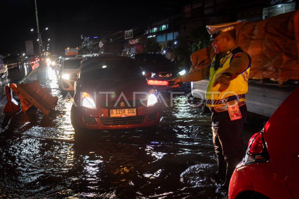 Jalur pantura Demak tergenang banjir rob | ANTARA Foto