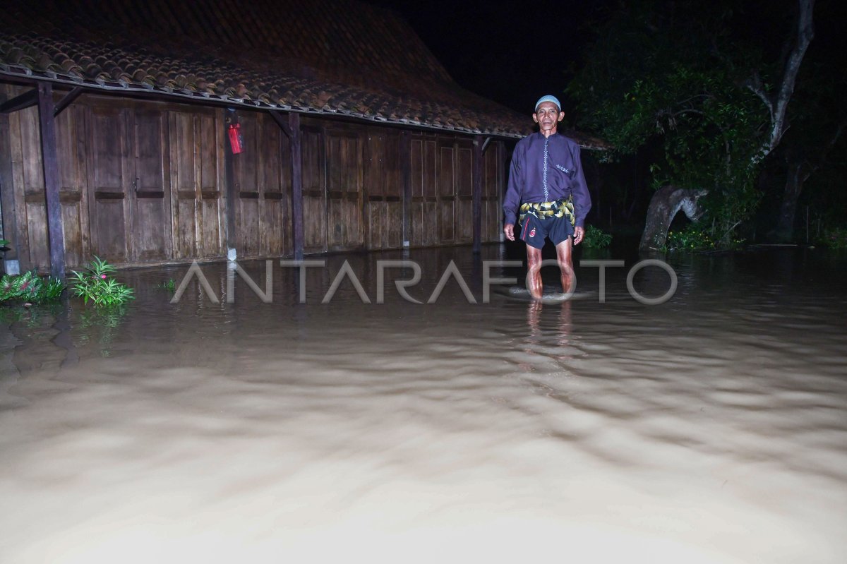 Banjir akibat luapan sungai di Ngawi | ANTARA Foto