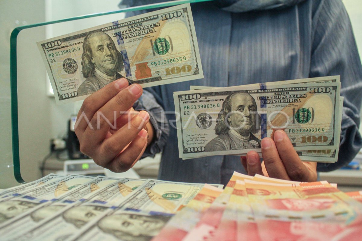 Nilai tukar rupiah melemah terhadap dolar | ANTARA Foto