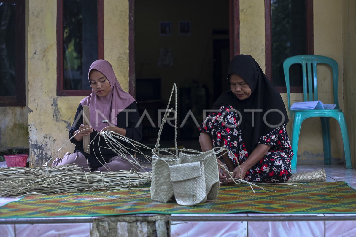 Realisasi penyaluran dana desa April 2025 | ANTARA Foto
