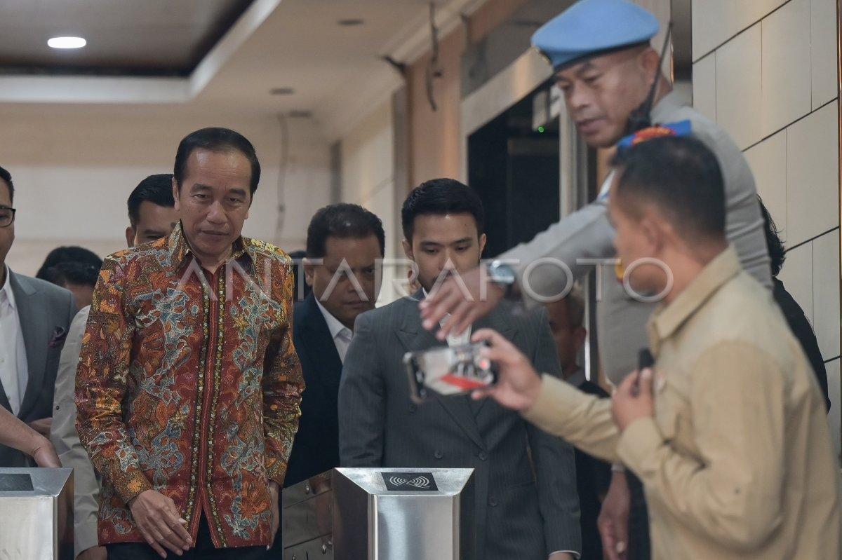 Jokowi laporkan tuduhan ijazah palsu ke Polda Metro Jaya | ANTARA Foto