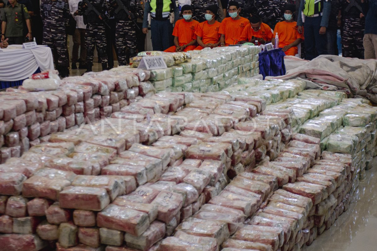 2.061 tons of gray and kokain in Batam | ANTARA Foto