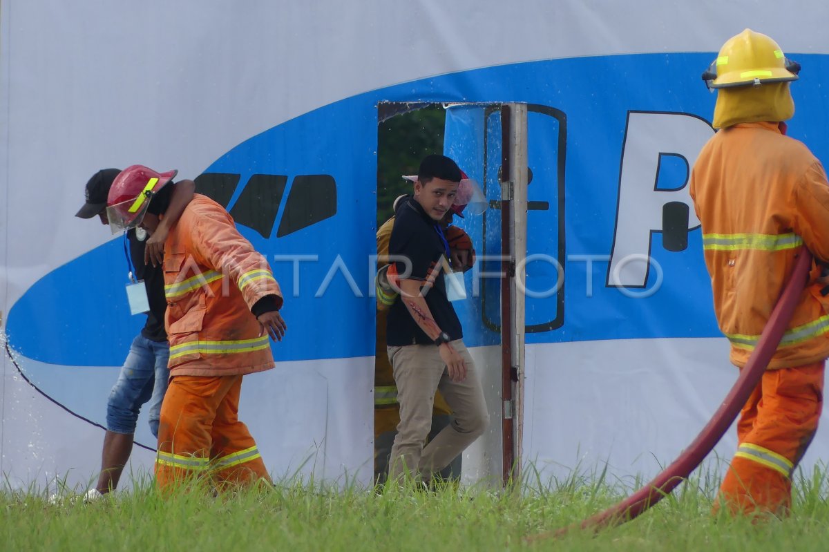 Penanggulangan keadaan darurat di bandara | ANTARA Foto