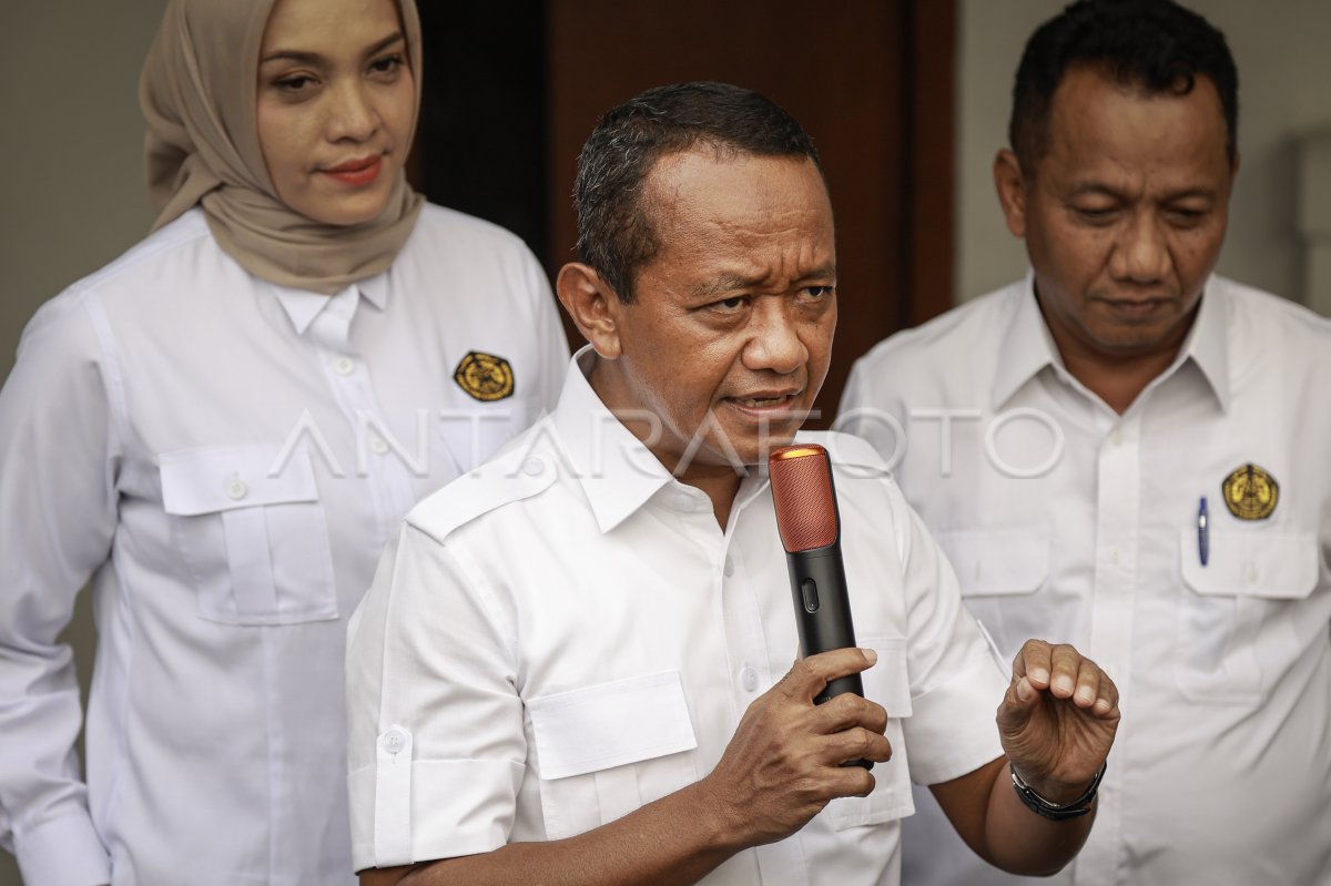 Menteri ESDM hentikan sementara tambang nikel di Raja Ampat | ANTARA Foto