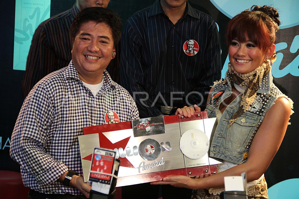 ALBUM AGNES MONICA | ANTARA Foto