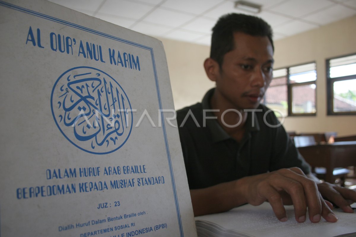 PESANTREN TUNA NETRA | ANTARA Foto