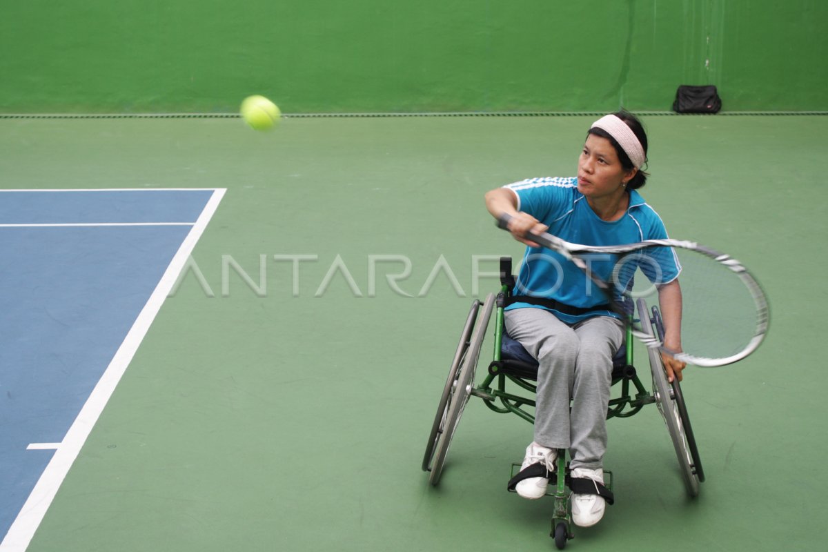 EXERCISE TENNIS CHAIR WHEEL | ANTARA Foto EXERCISE TENNIS CHAIR WHEEL | ANTARA Foto