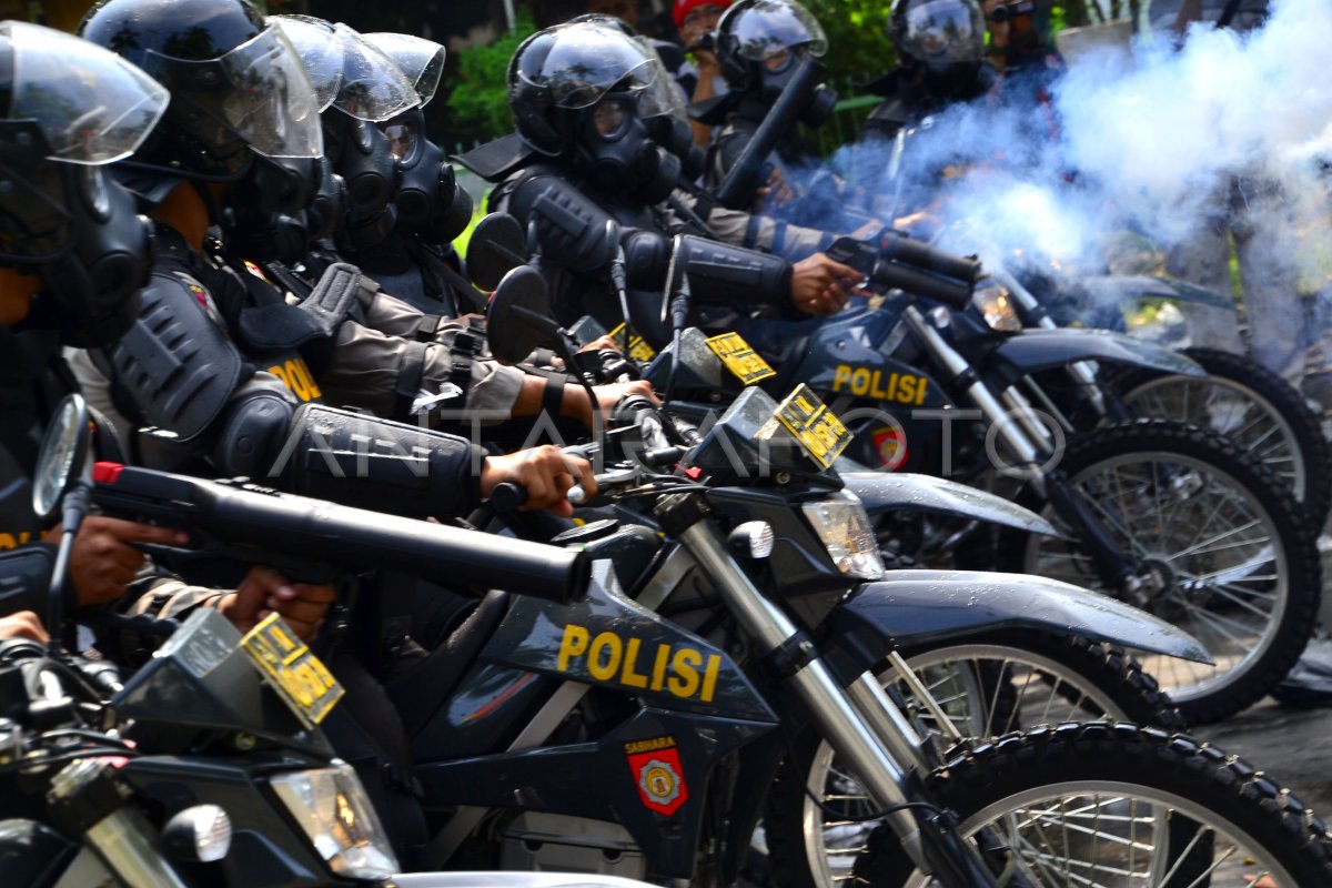 SIMULASI PENGAMANAN PEMILU | ANTARA Foto