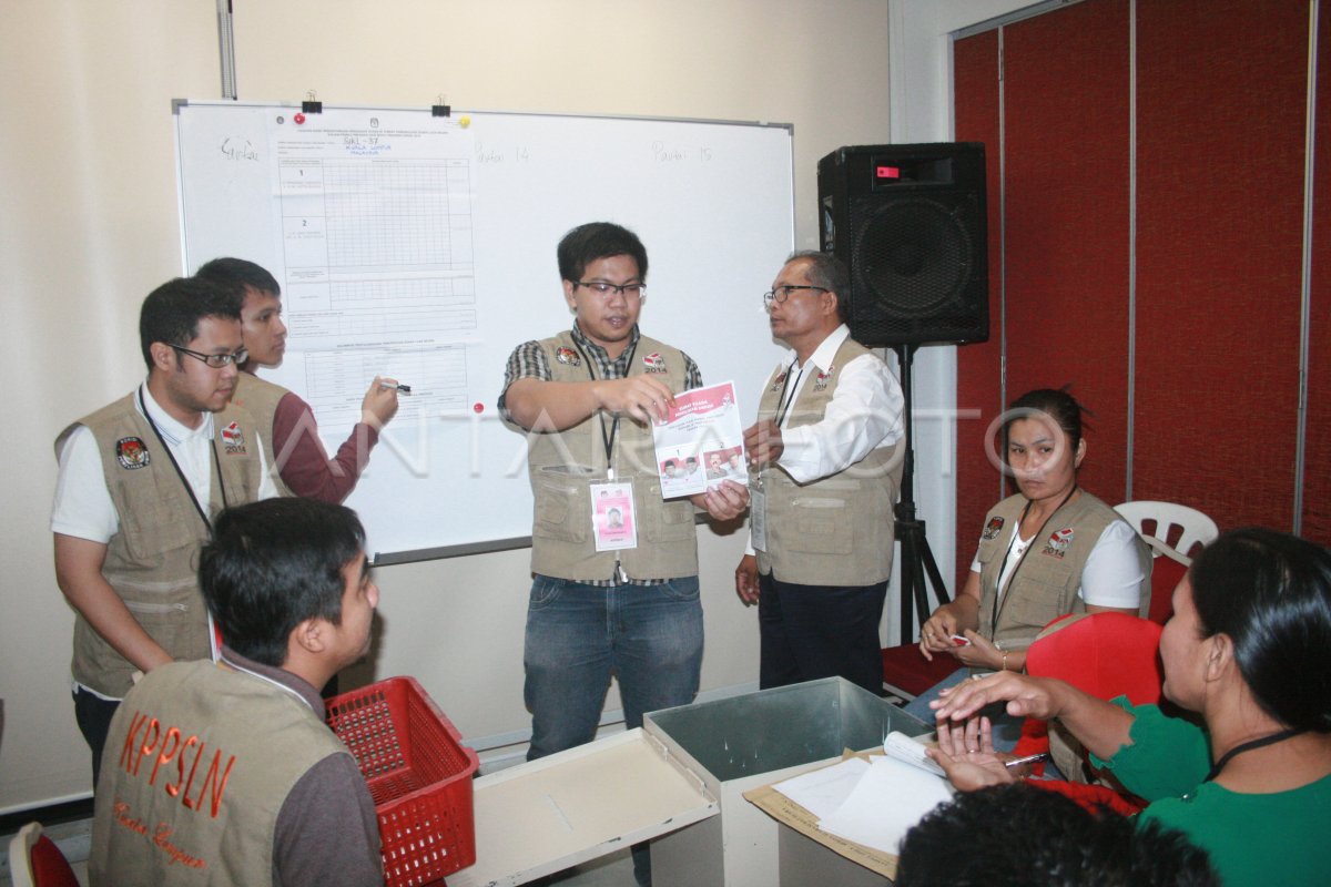 PENGHITUNGAN SUARA | ANTARA Foto