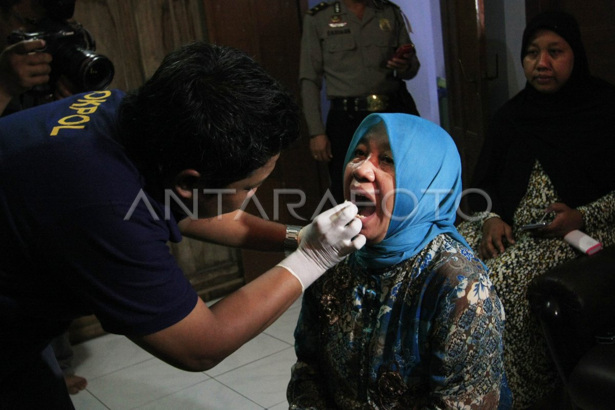 Contoh Dna Keluarga Korban Mh17 Antara Foto