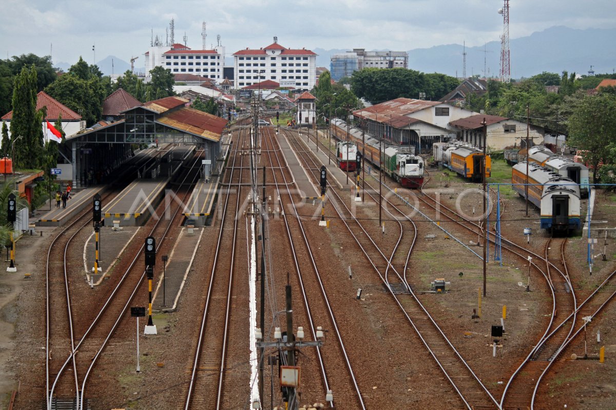 STASIUN LEMPUYANGAN YOGYAKARTA | ANTARA Foto STASIUN LEMPUYANGAN YOGYAKARTA | ANTARA Foto