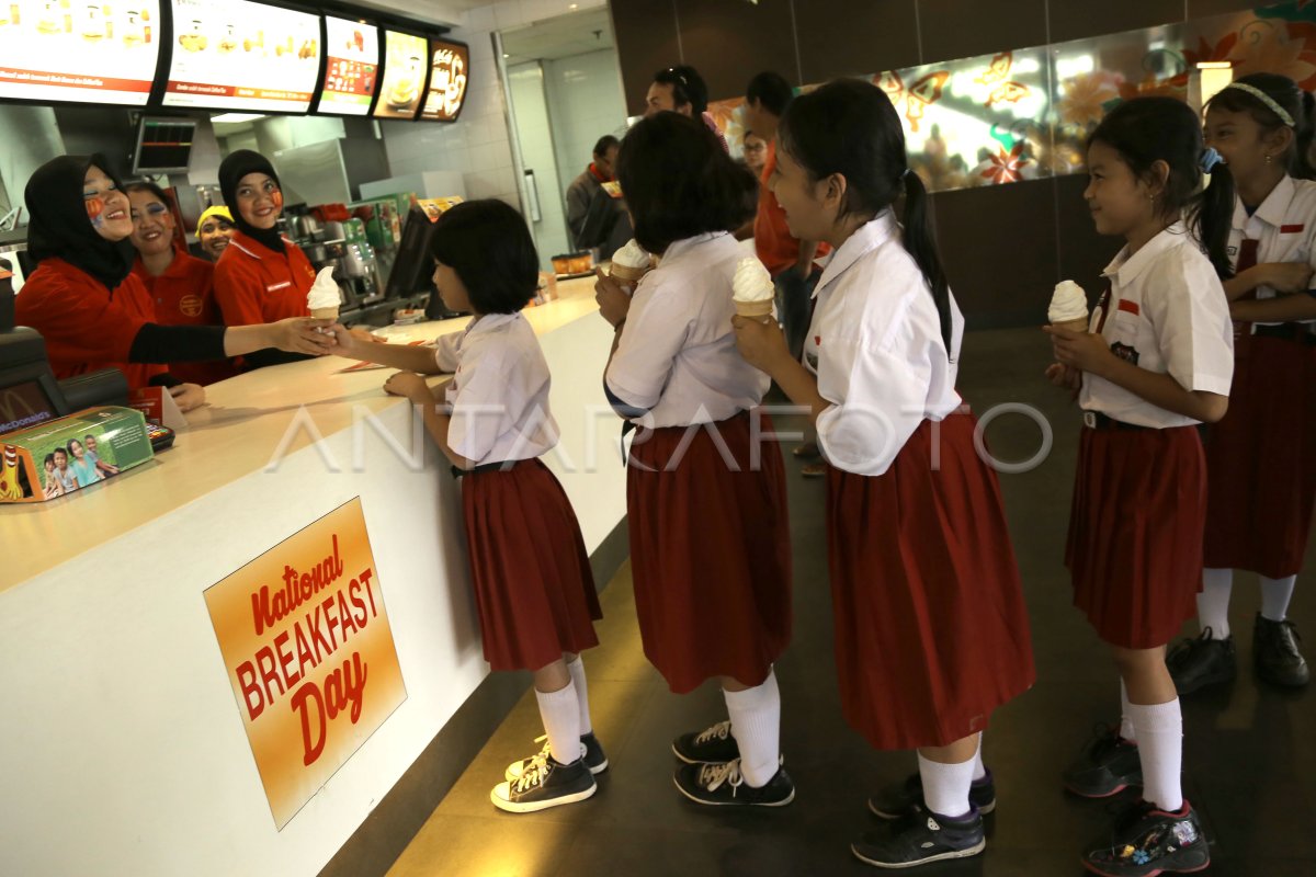 NATIONAL BREAKFAST DAY | ANTARA Foto