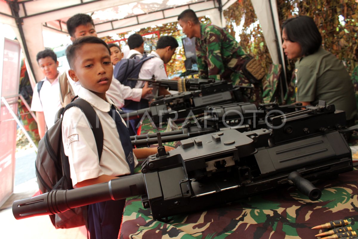 PAMERAN ALUTSISTA TNI-AD | ANTARA Foto