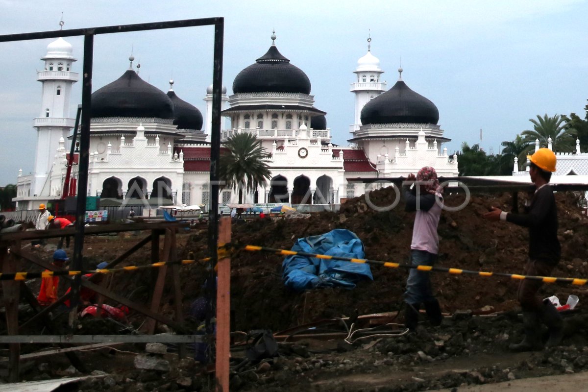 RENOVASI MASJID RAYA BAITURRAHMAN ACEH | ANTARA Foto