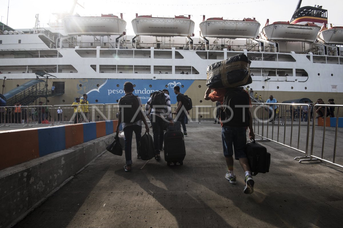 MUDIK PELABUHAN TANJUNG PRIOK | ANTARA Foto