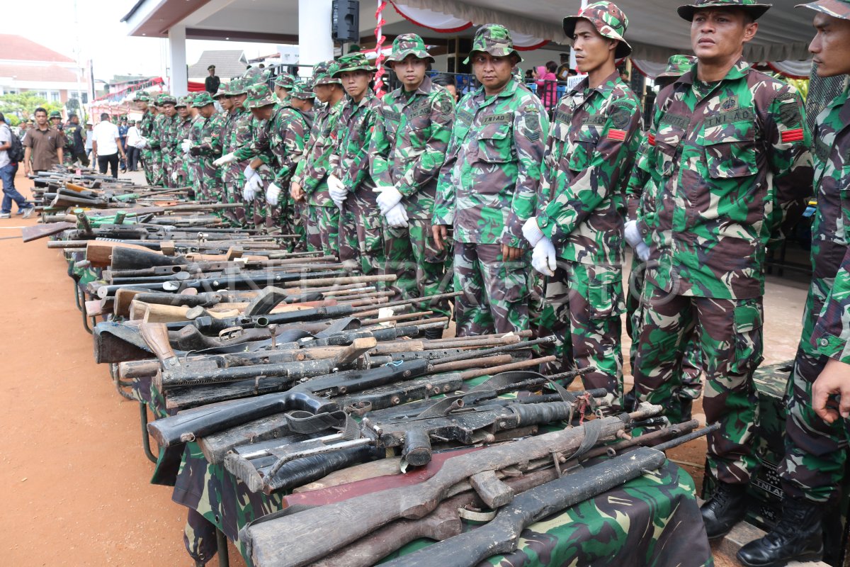 PEMUSNAHAN SENJATA | ANTARA Foto