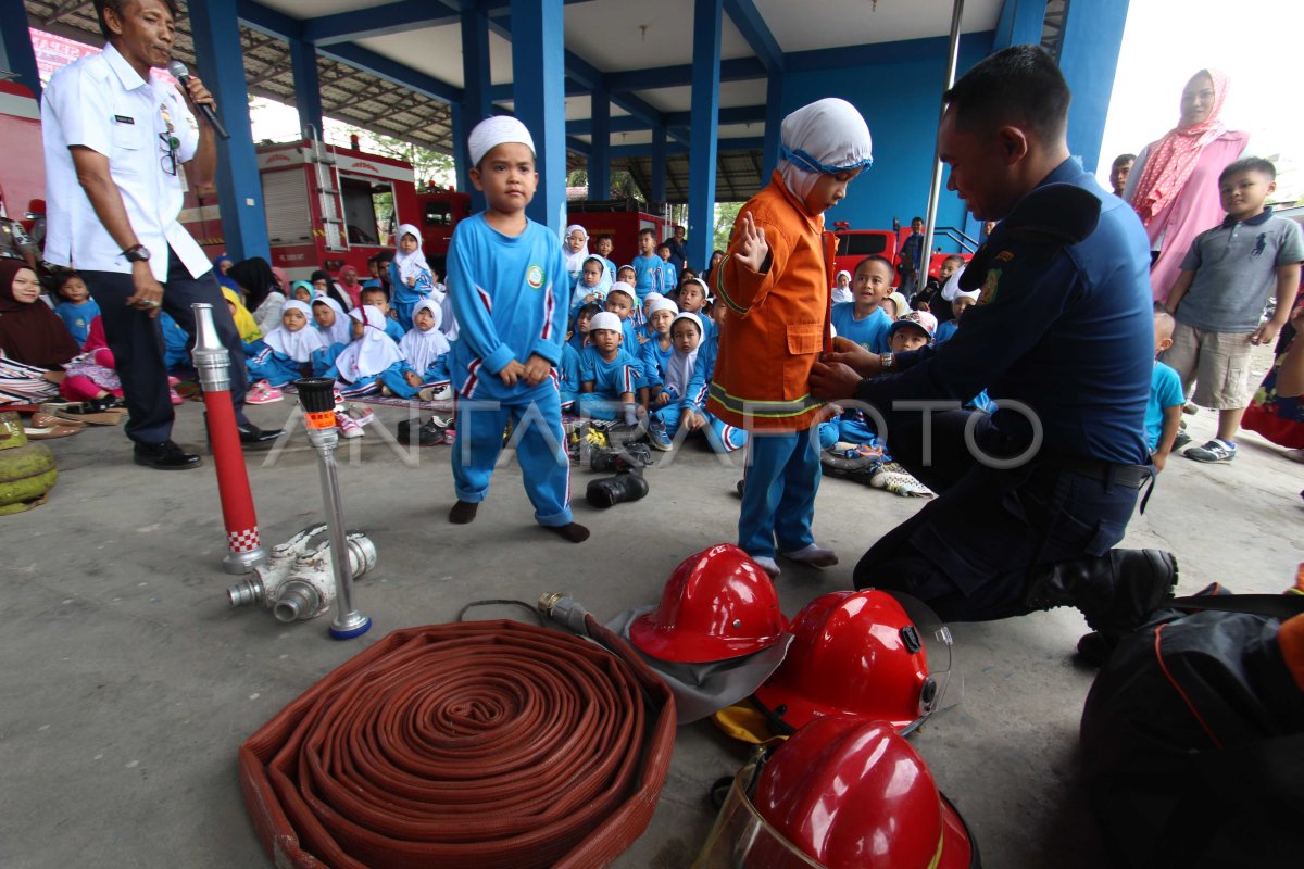 INTRODUCCIÓN DE LA PROFESIÓN DE LUCHA CONTRA INCENDIOS | ANTARA Foto
