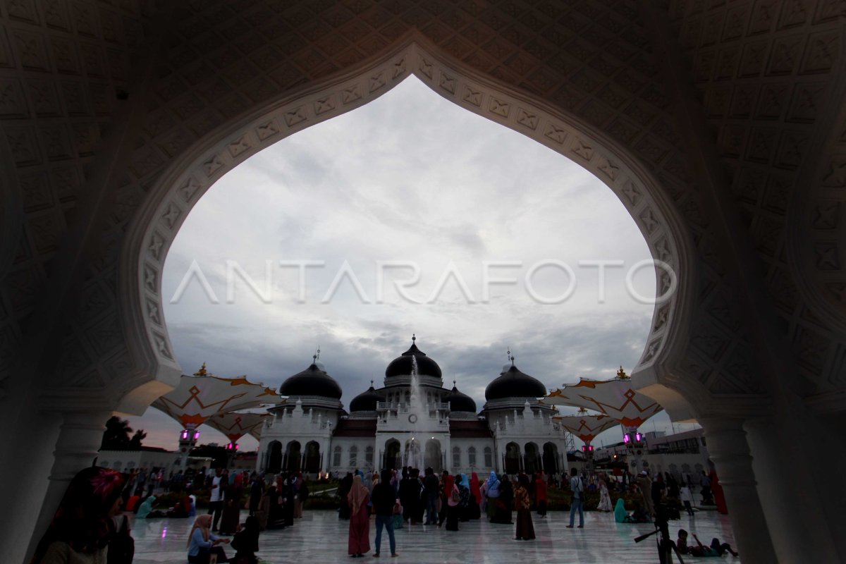 WISATA RELIGI MASJID RAYA BAITURRAHMAN | ANTARA Foto