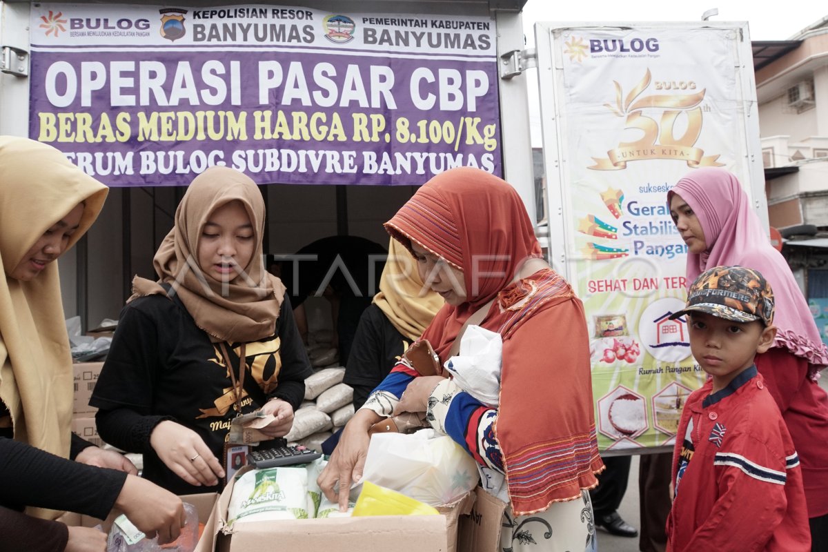 OPERASI PASAR BULOG ANTISIPASI KENAIKAN HARGA | ANTARA Foto