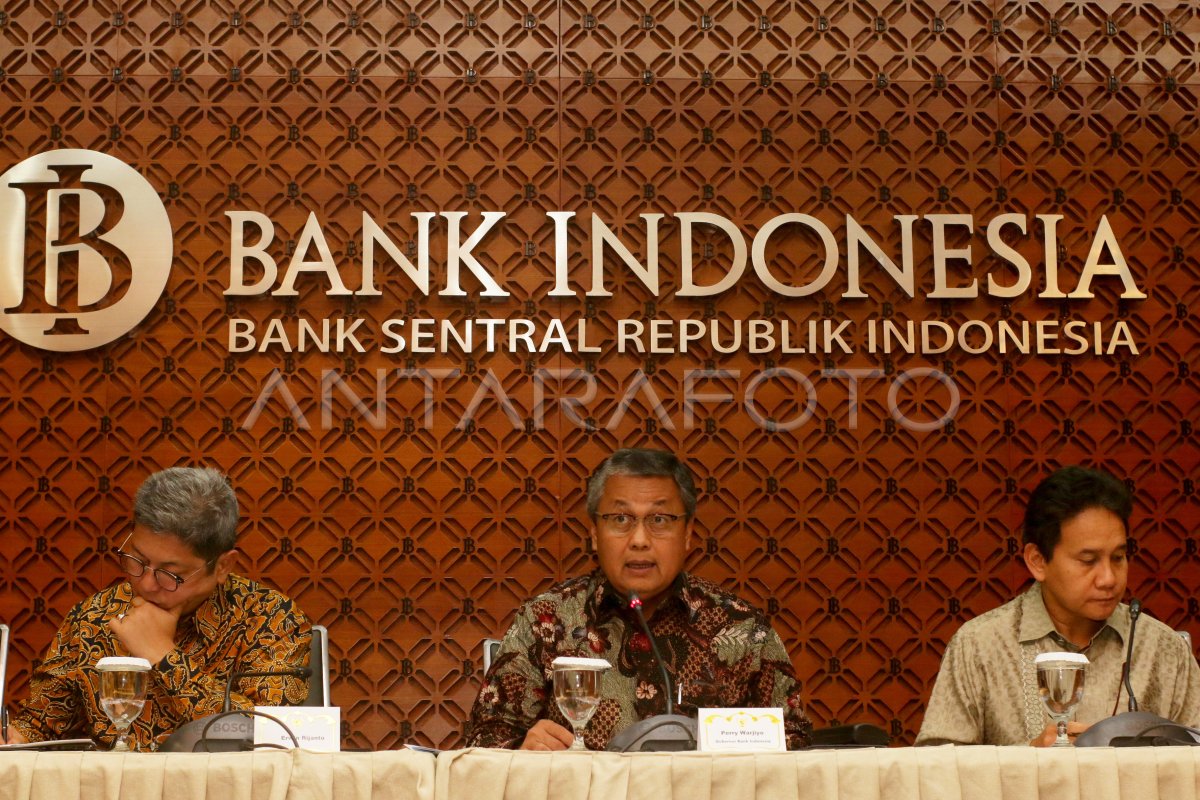 KENAIKAN SUKU BUNGA ACUAN | ANTARA Foto