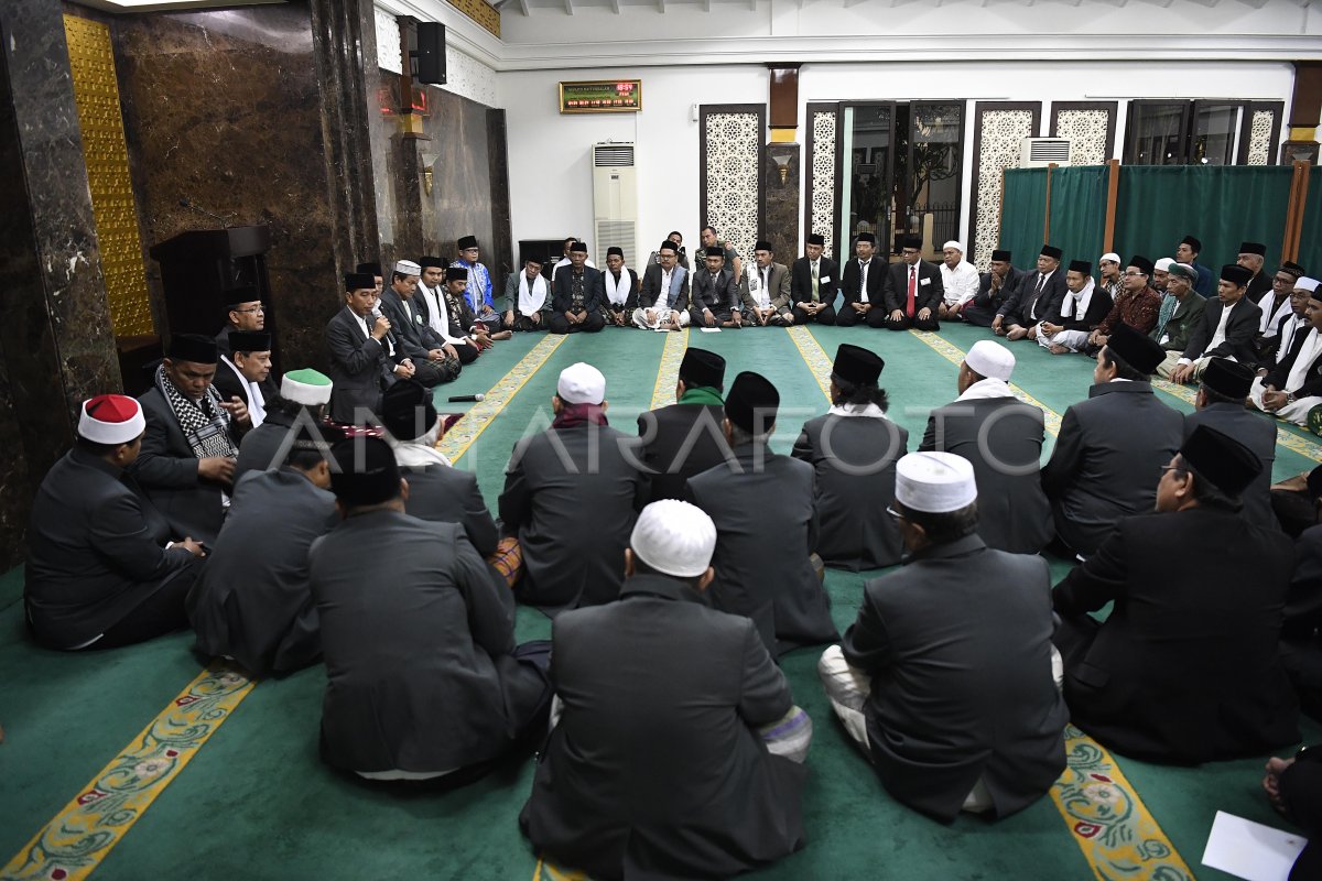 PALACIO PERINGATI MAULID NABI MUHAMMAD SIERRA | ANTARA Foto PALACIO PERINGATI MAULID NABI MUHAMMAD SIERRA | ANTARA Foto