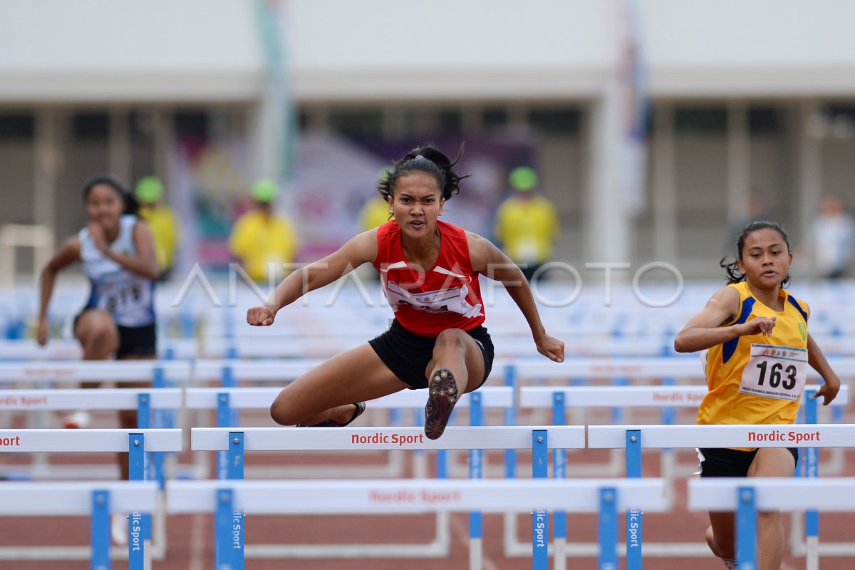FINAL 100 METERS RUN GAWANG DAUGHTER POMNAS XVI | ANTARA Foto