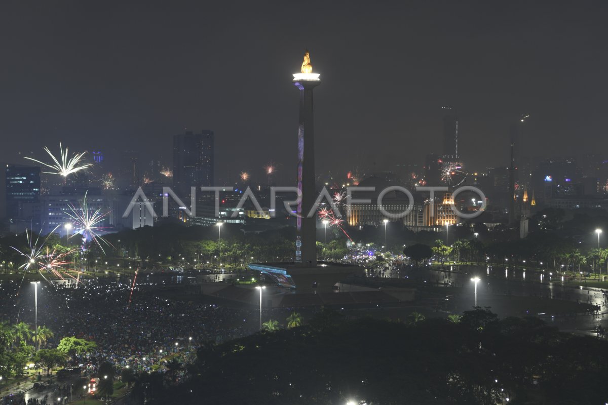 PERAYAAN MALAM PERGANTIAN TAHUN 2020 | ANTARA Foto