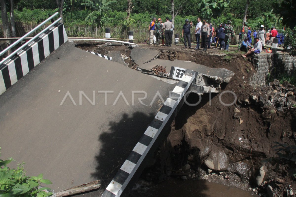 JEMBATAN AMBROL DI MALANG | ANTARA Foto JEMBATAN AMBROL DI MALANG | ANTARA Foto