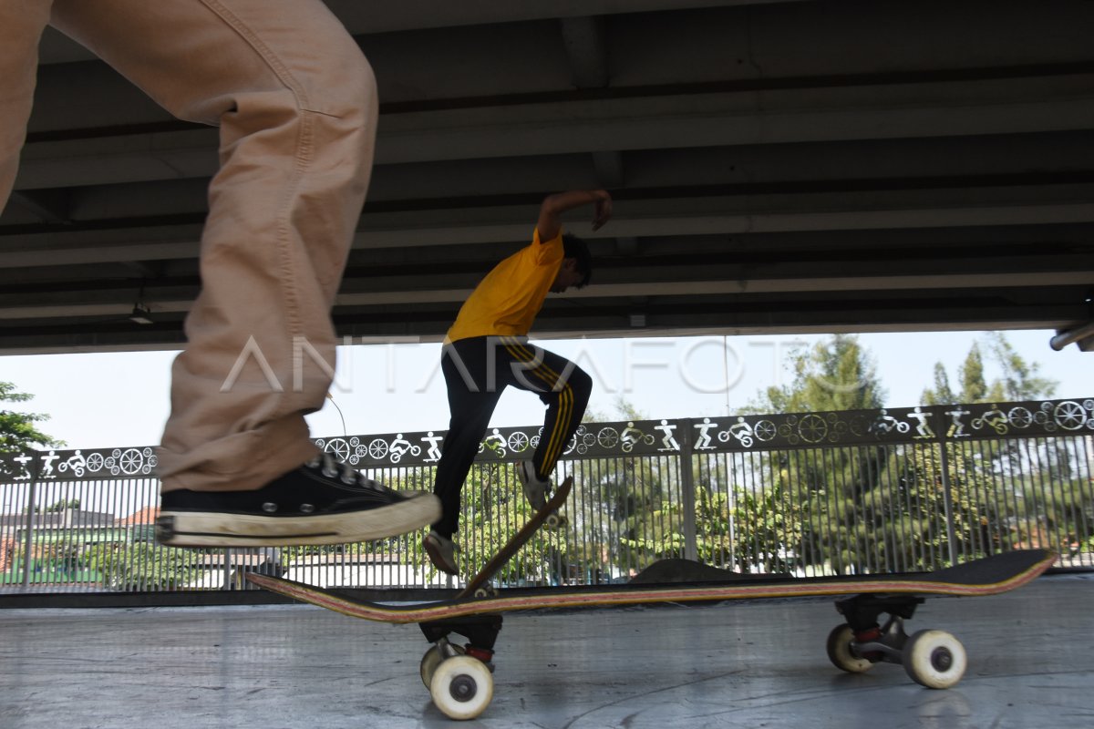 SKATEPARK PASAR REBO KEMBALI RAMAI | ANTARA Foto SKATEPARK PASAR REBO KEMBALI RAMAI | ANTARA Foto