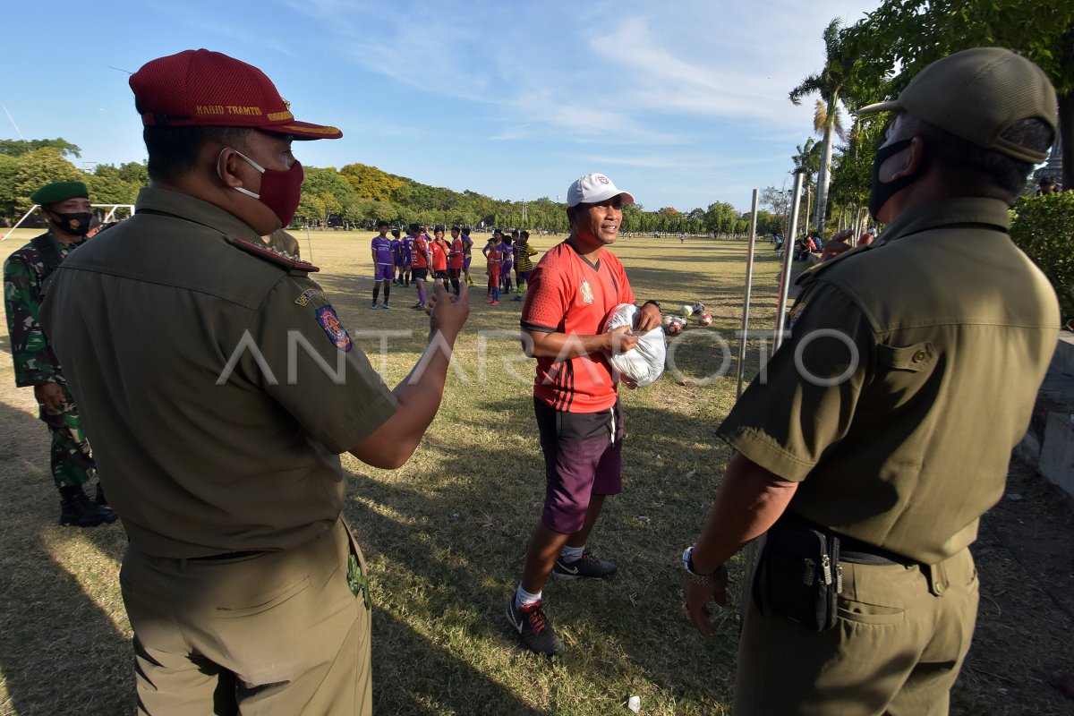 PENEGAKAN DISIPLIN PROTOKOL KESEHATAN | ANTARA Foto PENEGAKAN DISIPLIN PROTOKOL KESEHATAN | ANTARA Foto