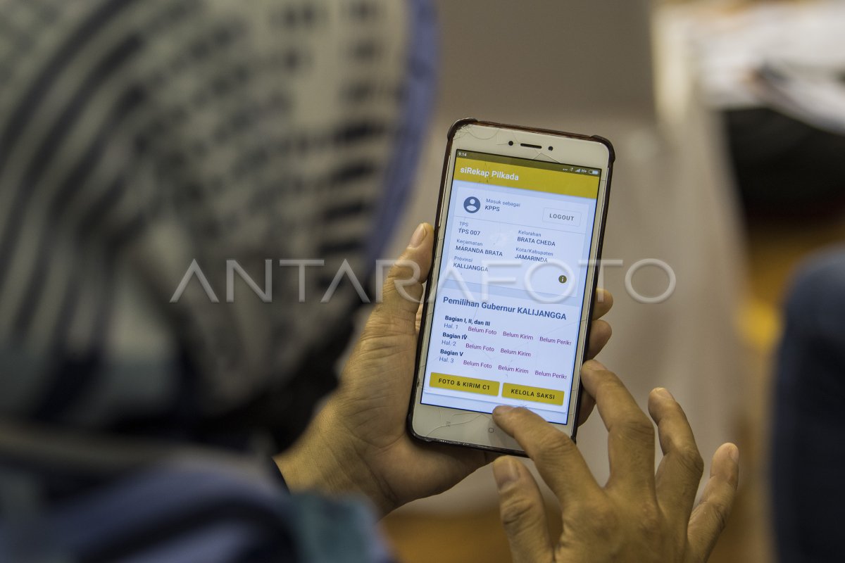 PEMBUKAAN UJI COBA SIREKAP | ANTARA Foto