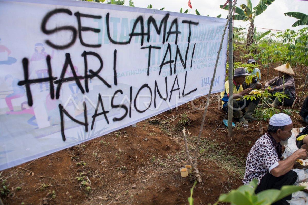 AKSI SIMPATIK HARI TANI NASIONAL | ANTARA Foto