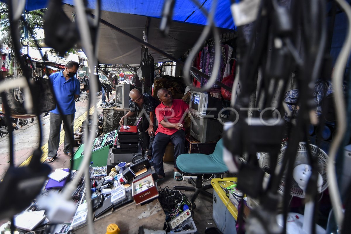 PERPANJANGAN PSBB TRANSISI DKI JAKARTA | ANTARA Foto PERPANJANGAN PSBB TRANSISI DKI JAKARTA | ANTARA Foto