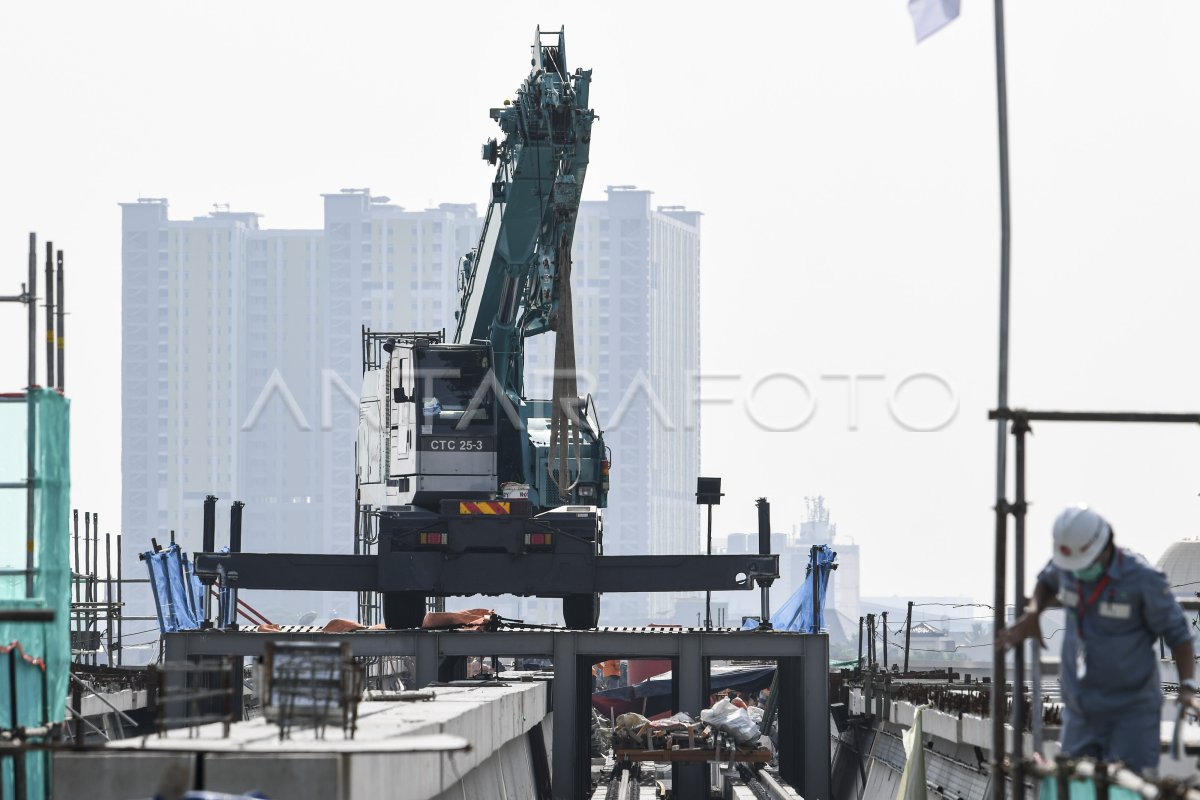 LONGSPAN LRT JABODEBEK DUCT TOP | ANTARA Foto
