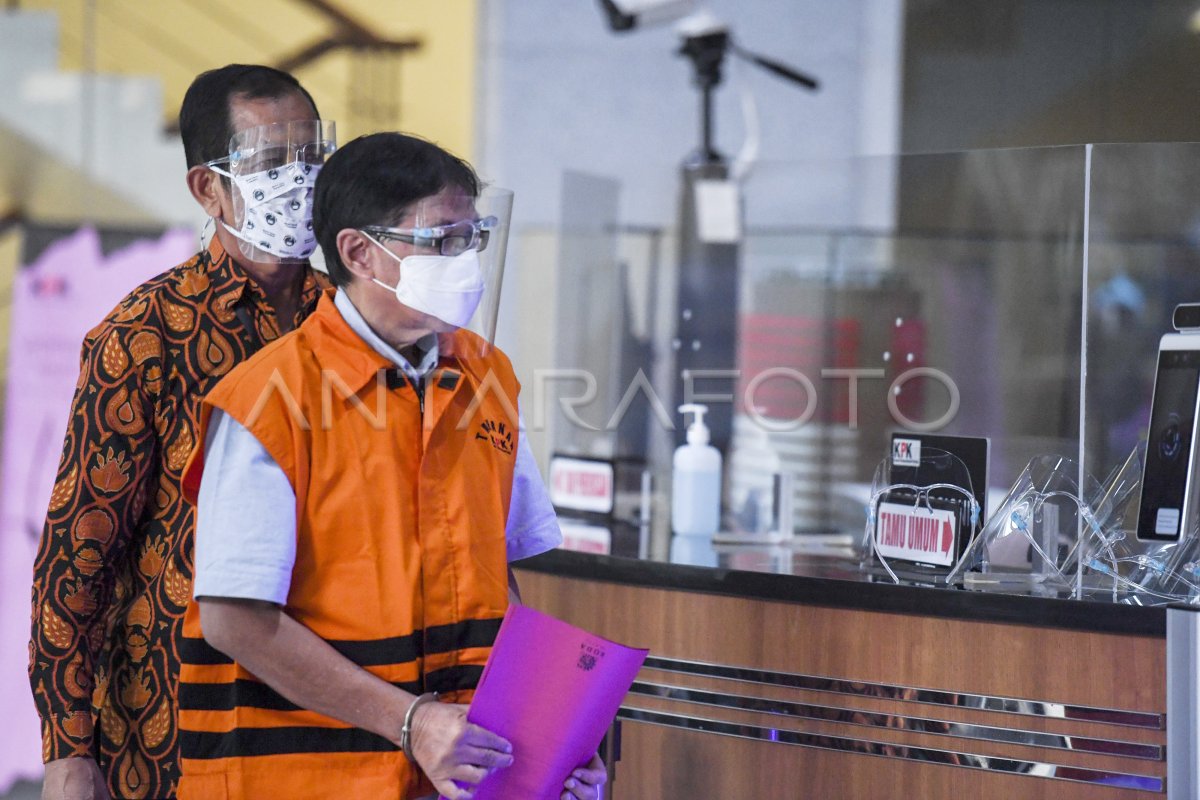 KPK TAHAN MANTAN DIREKTUR GARUDA INDONESIA | ANTARA Foto KPK TAHAN MANTAN DIREKTUR GARUDA INDONESIA | ANTARA Foto
