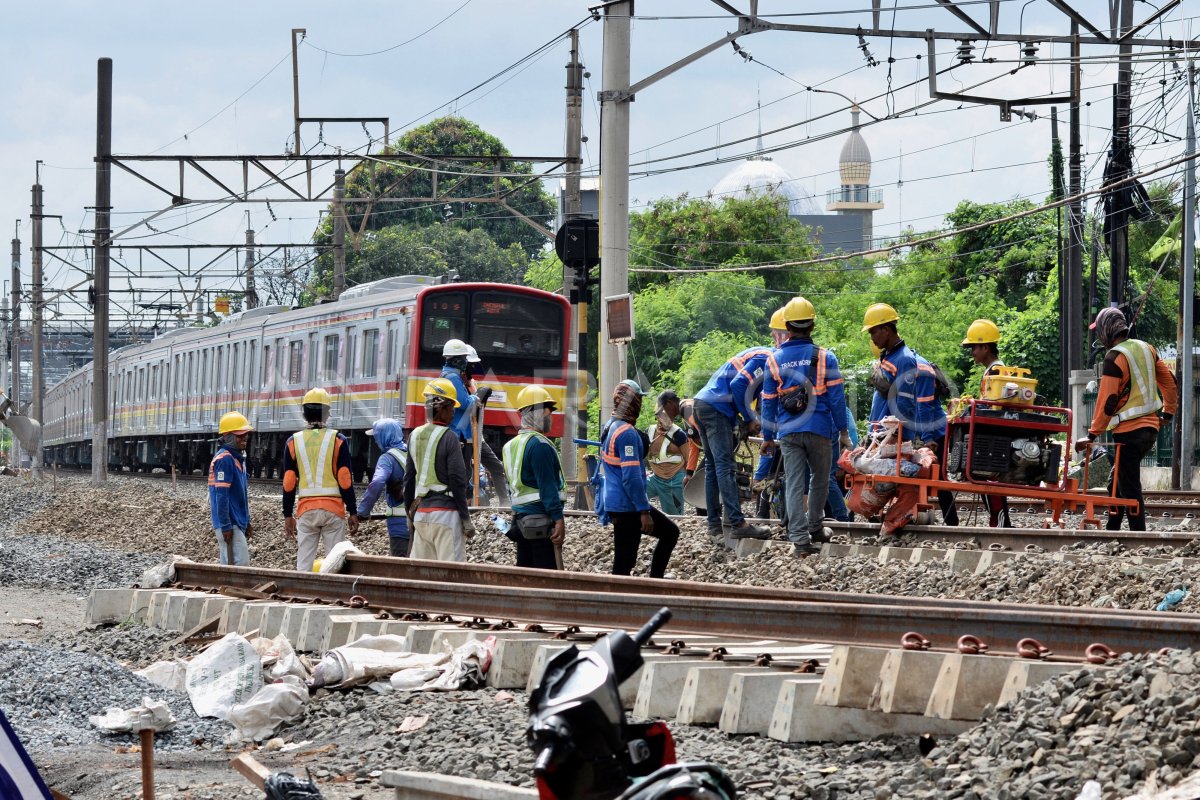 PEMBANGUNAN JALUR GANDA MANGGARAI-CIKARANG | ANTARA Foto