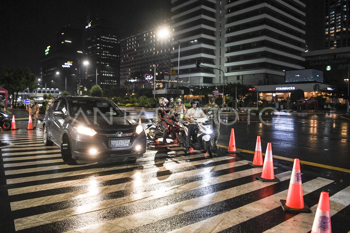 PENUTUPAN JALAN SUDIRMAN-THAMRIN | ANTARA Foto