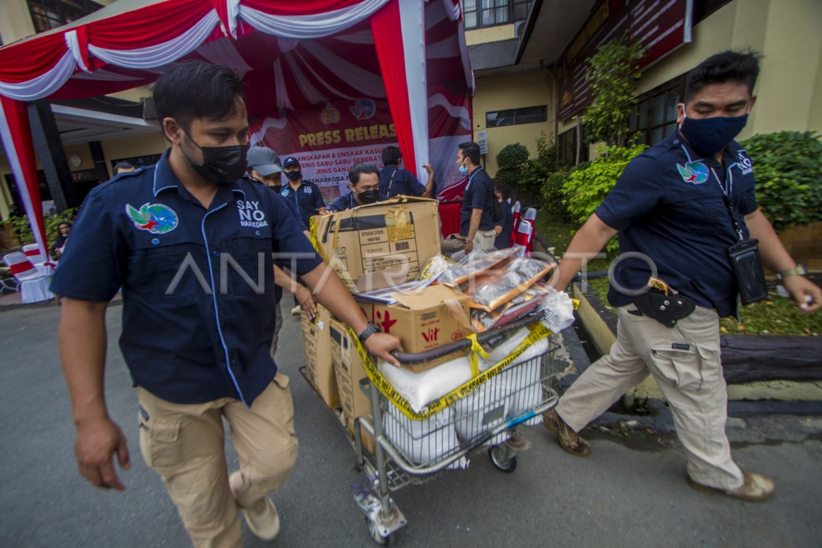GAGALKAN PEREDARAN 135 KG SABU | ANTARA Foto