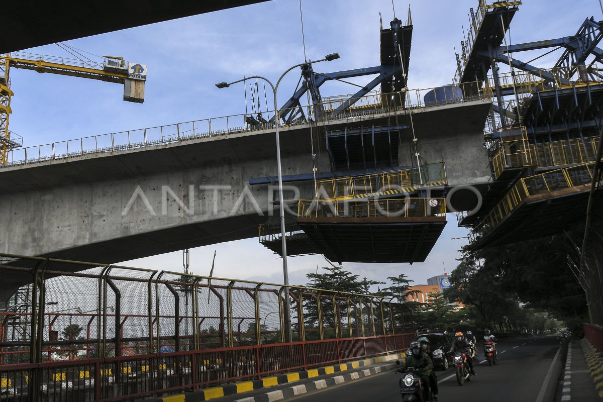 JAKARTA-BANDUNG RAPID TRAIN CONSTRUCTION | ANTARA Foto JAKARTA-BANDUNG RAPID TRAIN CONSTRUCTION | ANTARA Foto