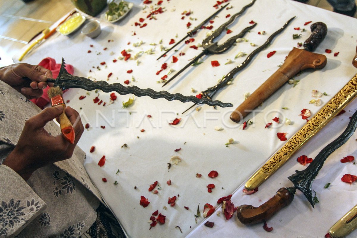 TRADISI JAMASAN DI MUSEUM PUSAKA | ANTARA Foto