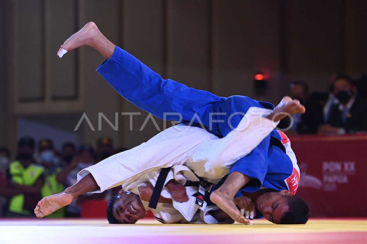 PAPUA RAIH MEDALI EMAS JUDO 55 KG PON PAPUA | ANTARA Foto PAPUA RAIH MEDALI EMAS JUDO 55 KG PON PAPUA | ANTARA Foto