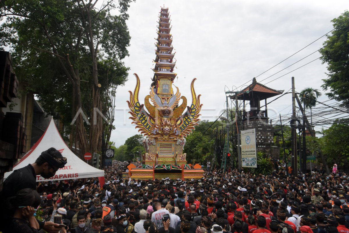 CEREMONIA NGABEN REY XI | ANTARA Foto