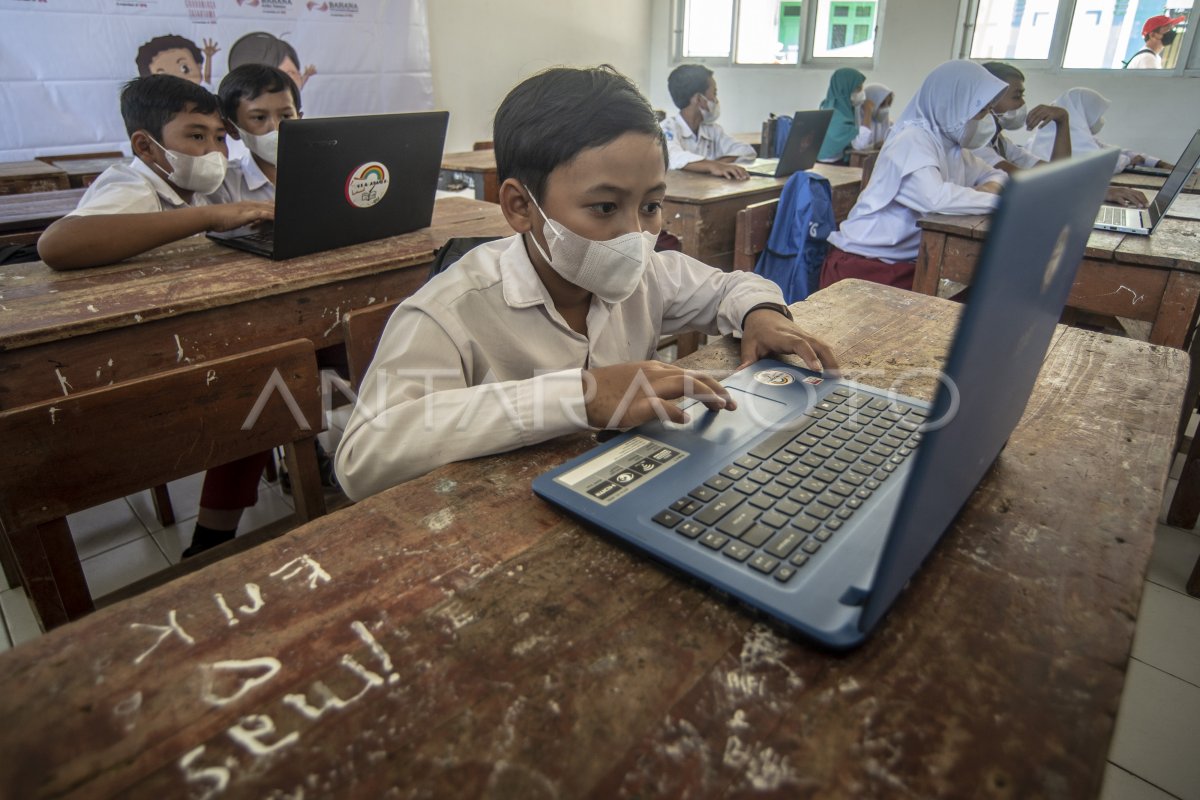 DIGITALISASI PENDIDIKAN ERA MERDEKA | ANTARA Foto