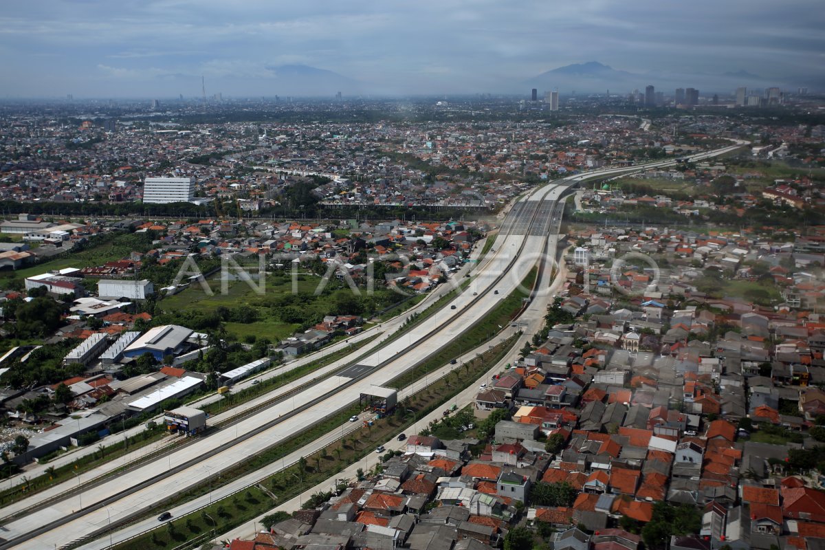 ARUS MUDIK TOL TANGERANG MERAK | ANTARA Foto
